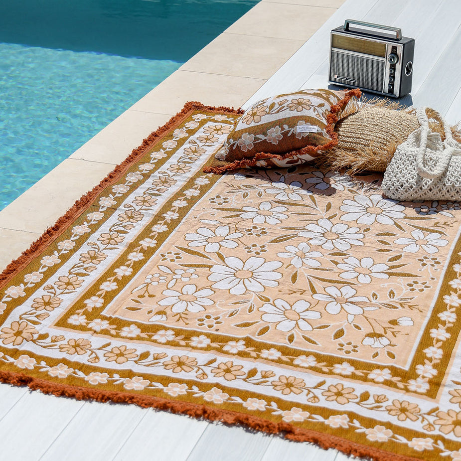 Gracie Picnic Rug – Sunni Scenes