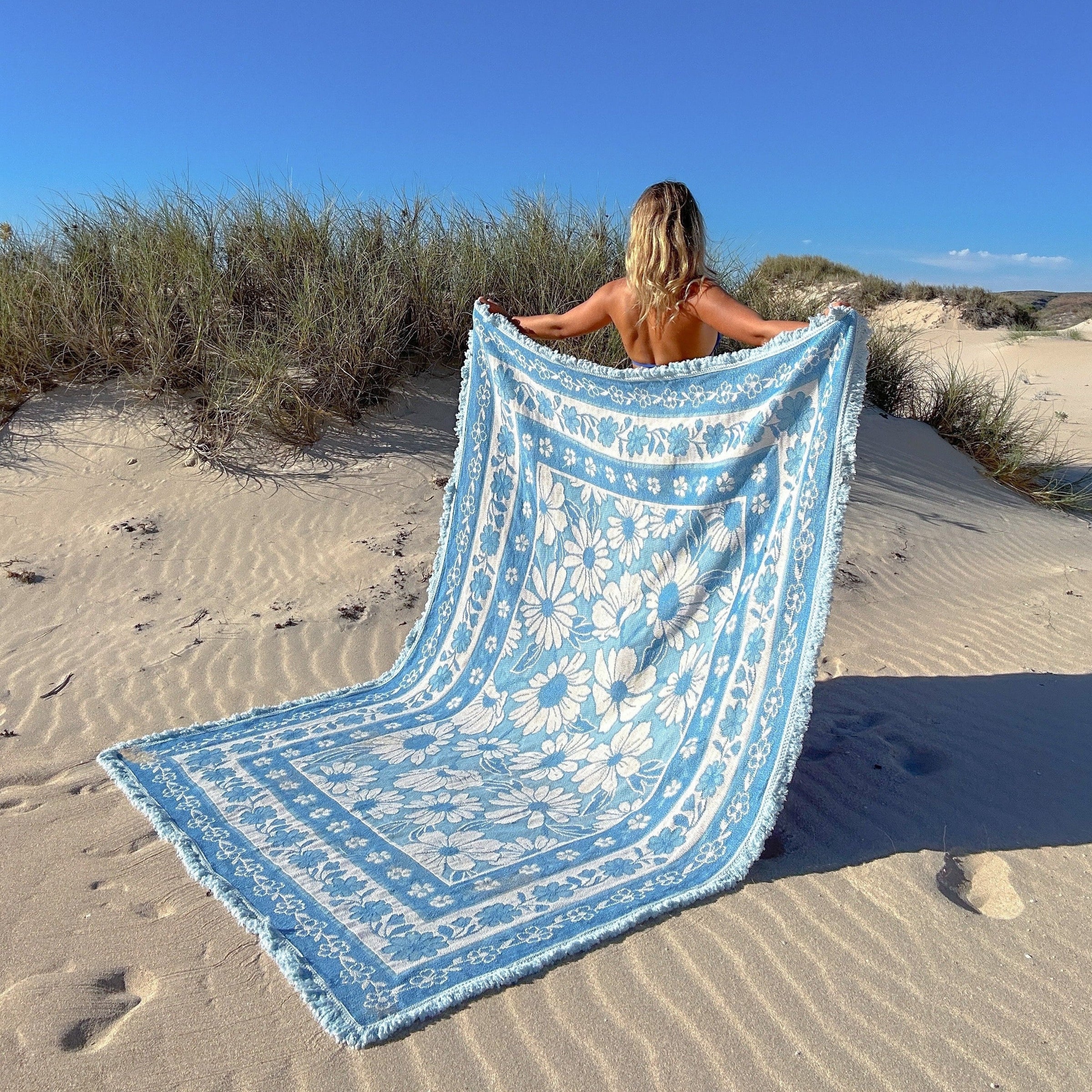Tay X Daisy Picnic Rug (LIMITED EDITION)
